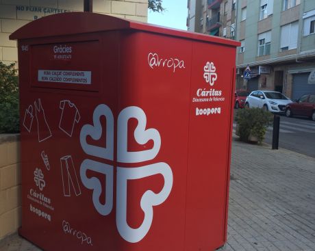 La recogida de ropa para Cáritas en Burjassot mantiene sus cifras en el ...