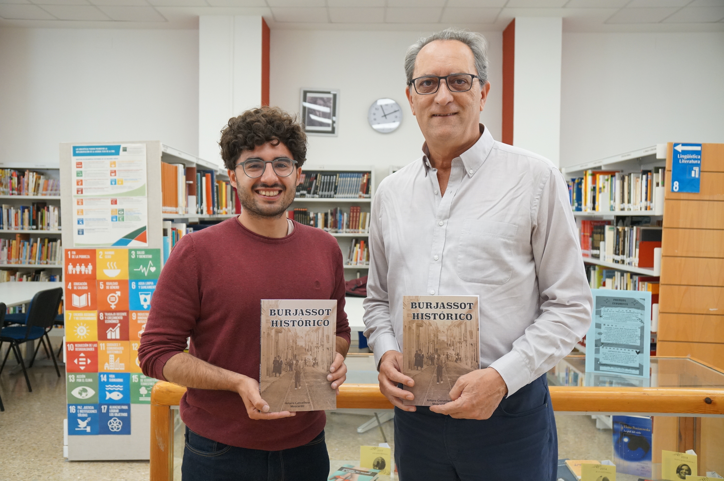 La Biblioteca Municipal recibe un ejemplar del libro “Burjassot ...
