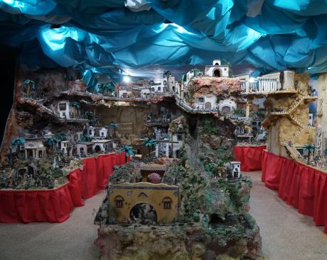 El monumental Betlem de la Falla Nàquera- Lauri Volpi obri les portes ...